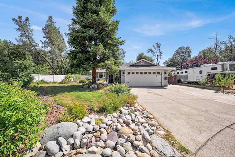 1003 Gray Pine Way Shasta Lake, CA 96019 | MLS 23-2723