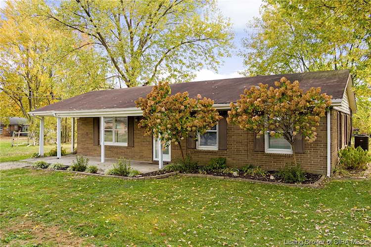 148 Locust St Charlestown, IN 47111 | MLS 2023011314