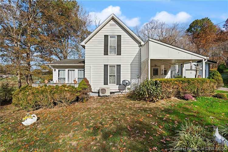 461 N Mahuron Rd Pekin, IN 47165 | MLS 2023011759