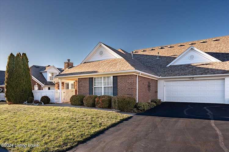 8306 Eagle Creek Dr Louisville, KY 40242 | #1654137 | Eagle Creek ...