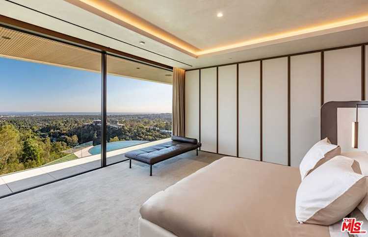 684 Firth Ave, Los Angeles, CA 90049 | RubyHome