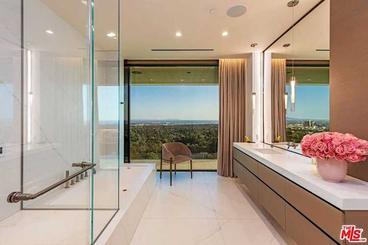 684 Firth Ave, Los Angeles, CA 90049 | RubyHome