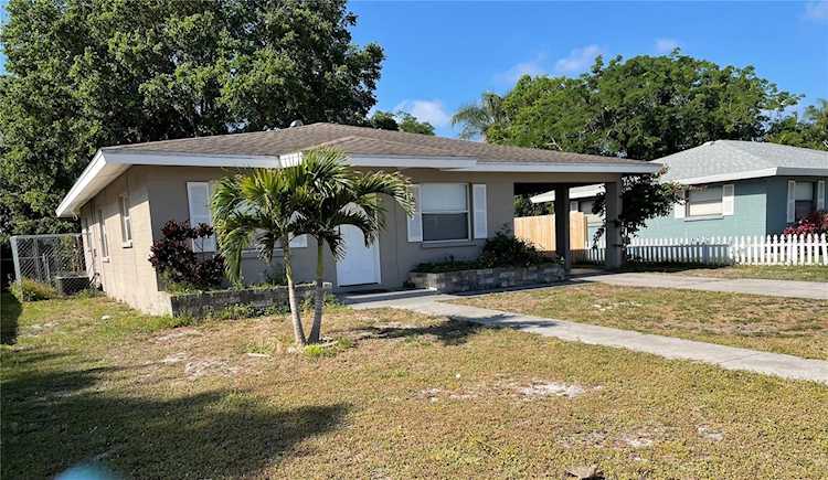 3305 13th Ave W Bradenton, FL 34205 | MLS A4610248