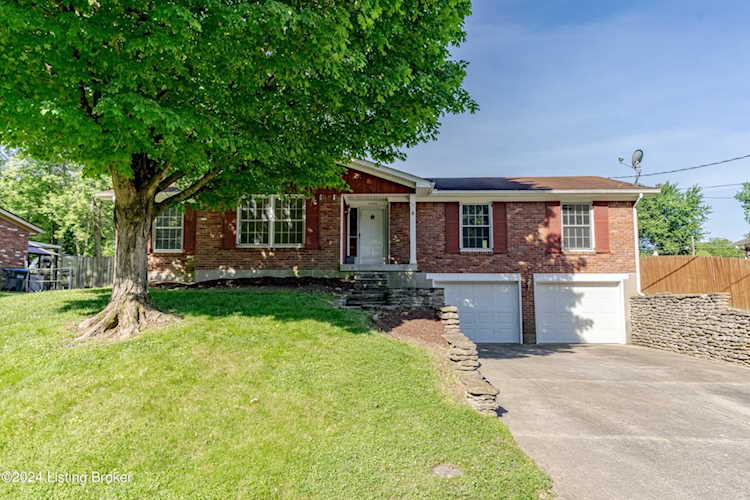 10208 Eve Adam Dr Louisville, KY 40272 | MLS 1660602