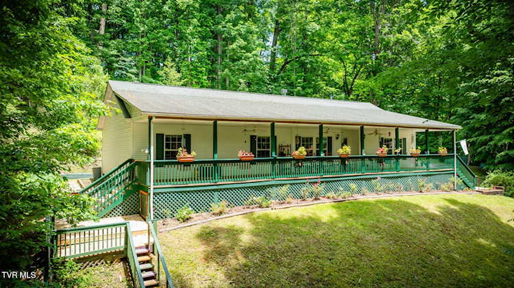 427 Willow Springs Rd Elizabethton, TN 37643 | MLS 9966798
