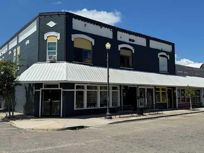 121 E Green St Perry, FL 32348 in