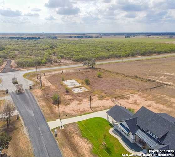 101 Gentle Breeze, Floresville, TX, 78114 | MLS # 1909207