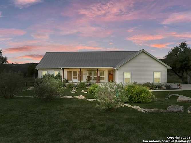 1699 Lake Ridge Blvd, Canyon Lake, TX 77133 - home for sale