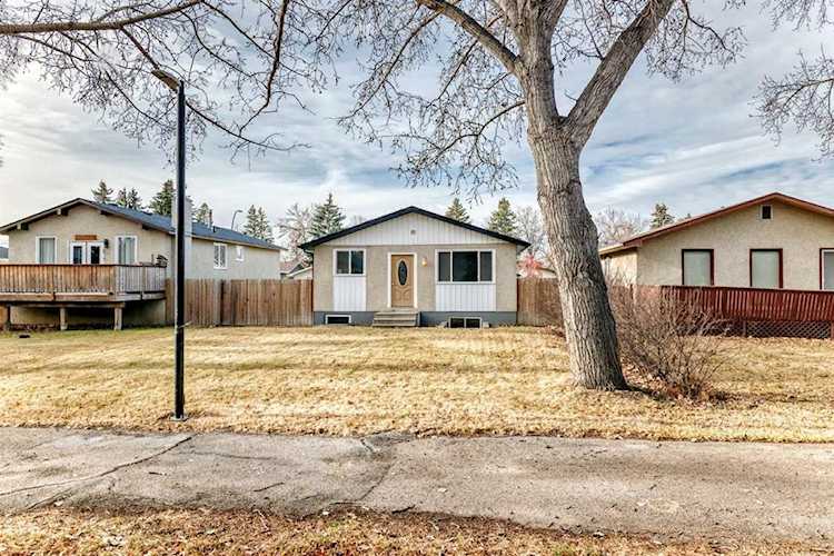3042 31A St SE|Calgary Real Estate|Dover Homes for Sale|A2271381