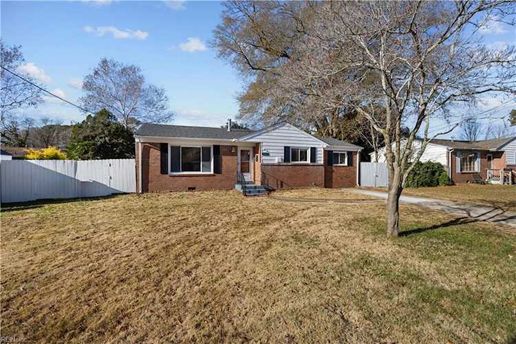 529 Aragona Blvd Virginia Beach, VA 23462 | MLS 10613213