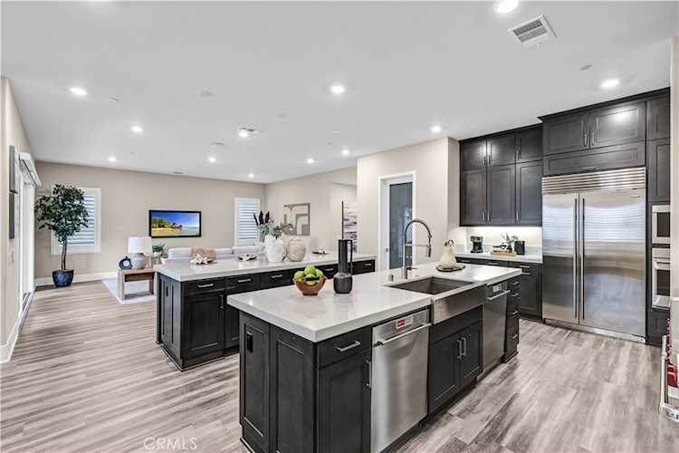 74 Iluna Irvine, CA 92618 | MLS OC25192490